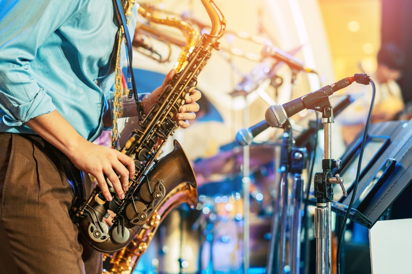 Essential Saxophone Resources for Jazz Musicians and Home Lounge Creators